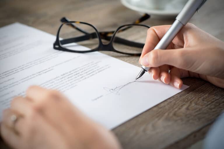 Unbefristeter Arbeitsvertrag: Definition, Fristen & Regelungen